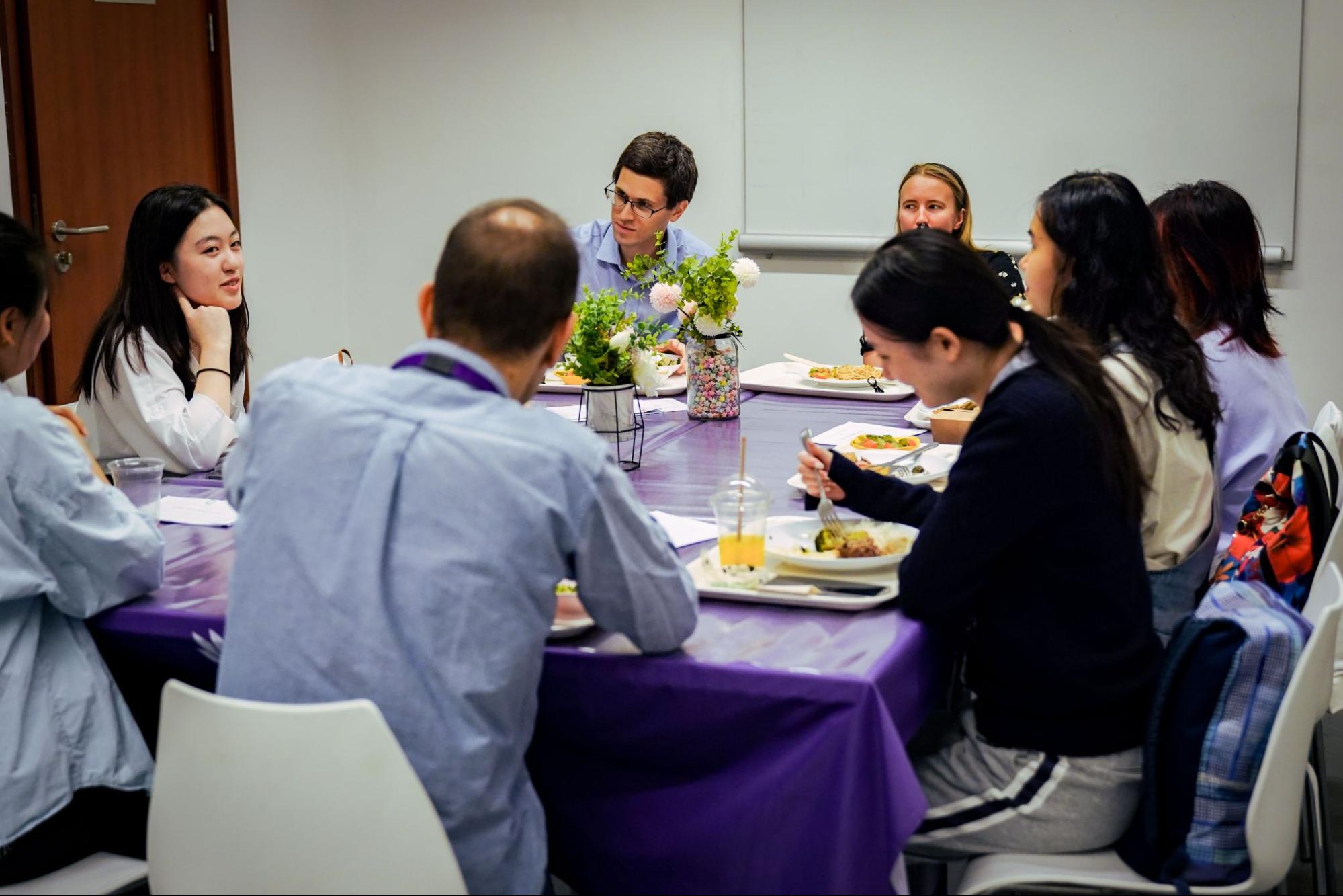 Lunch Conversations Bring NYU Shanghai Community Together | 上海纽约大学
